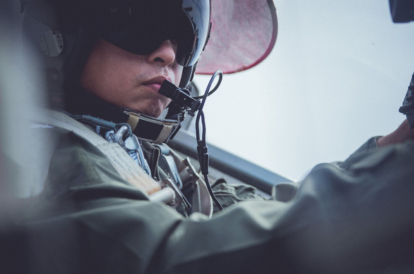 1 in 8 airline pilots may be clinically depressed: Survey | Canadian ...