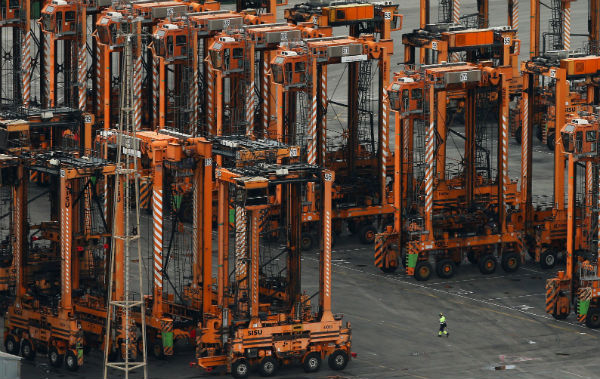 Dockers’ strike disrupts Spanish ports and trade routes | Canadian HR ...