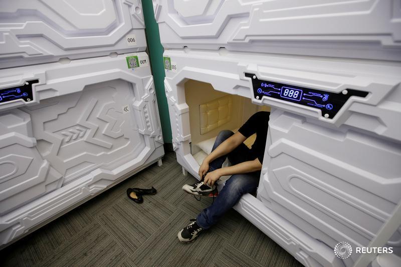 Eyeing sleepy office workers, China's 'sharing economy' opens nap ...